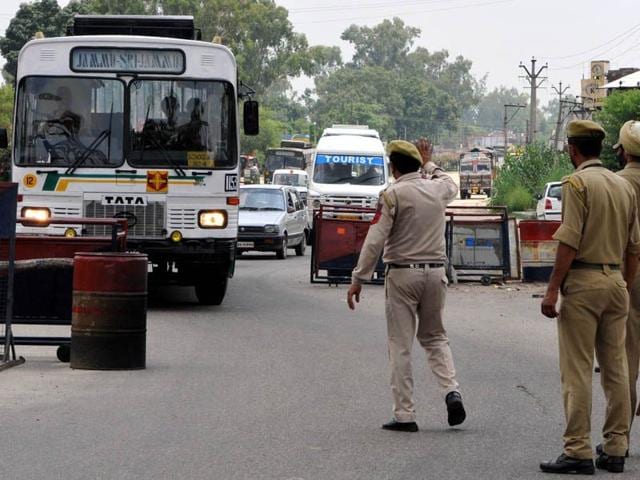 Gunfight in Gurdaspur: Terrorists lay siege to police station ...
