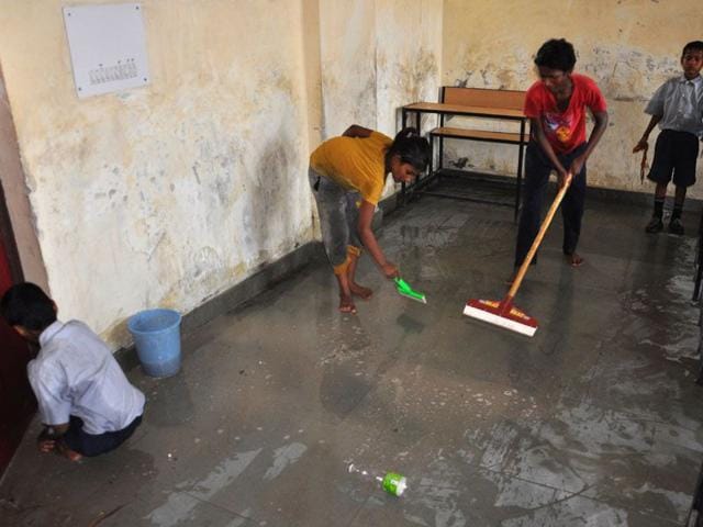 Two days before UT adviser’s visit, Hallomajra school cleans up mess ...