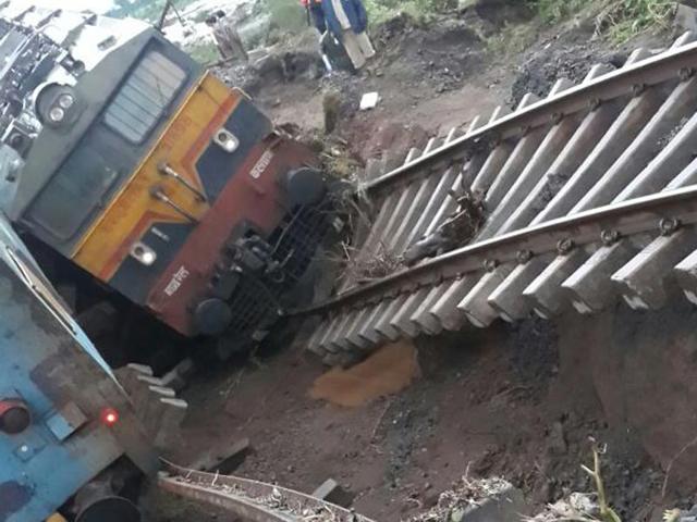 Twin train derailments in MP | Hindustan Times