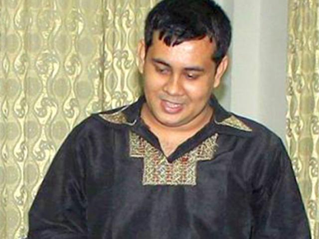 Bangladesh vows to 'hunt down' secular blogger's killers | World News