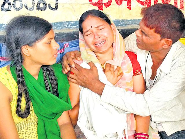 Kota IIT-aspirant's suicide case twists; cops say it’s accident ...