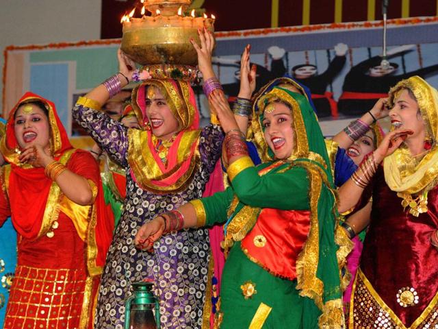 Folk dance to revive tradition of undivided Punjab | Hindustan Times