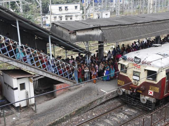 CR floats tenders to upgrade Parel station and lay two new lines ...