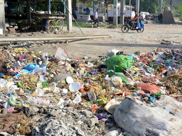 Ahead of Diwali, Amritsar MC launches garbage helpline | Hindustan Times
