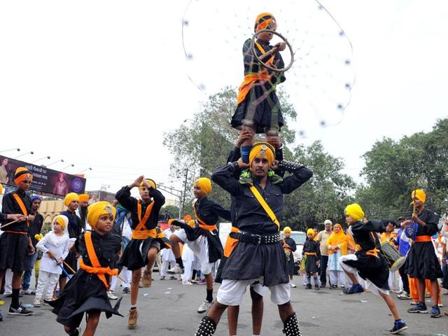 Thousands celebrate Prakash Parv with fervour in Indore | Hindustan Times