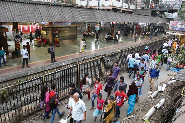 Unclog Mumbai: No room to breathe in Chembur station | Mumbai news