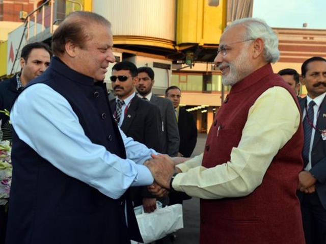 Birthday diplomacy: Modi meets Sharif in Lahore | Hindustan Times