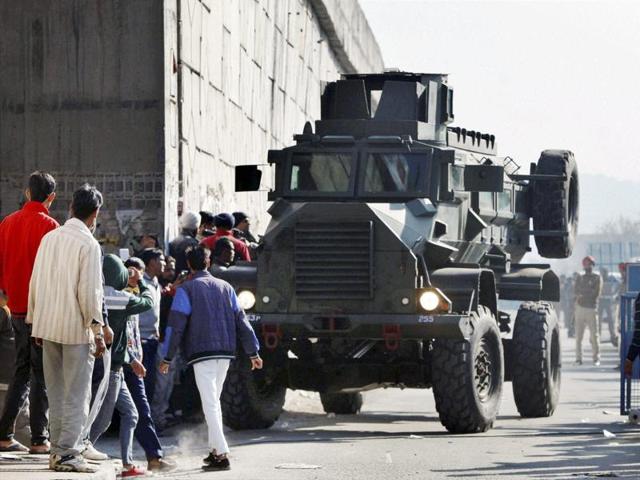 Terror strikes Pathankot: 5 militants, 3 securitymen killed | Hindustan ...