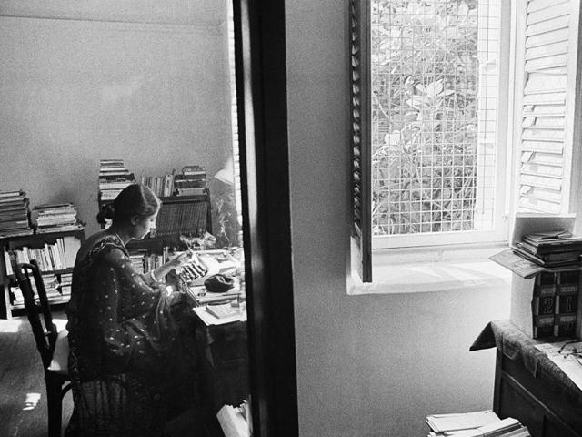 Intimate, uninhibited: Pablo Bartholomew’s Bollywood portraits ...