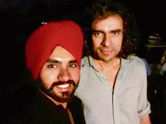 DU boy went from college bhangra team to choreographing for Tamasha ...