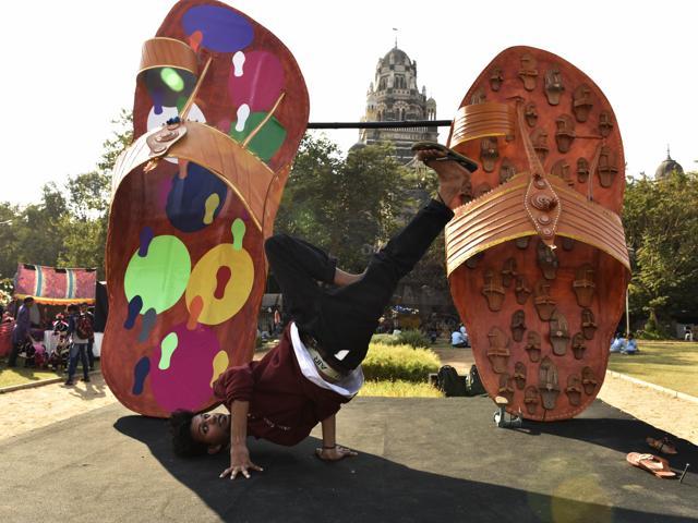 KGAF: Street food and vibrant live art attract visitors | Mumbai news