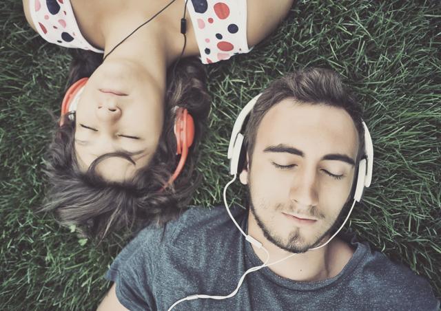 Couples Who Listen To Loud Music Together Have Better Sex Hindustan Times