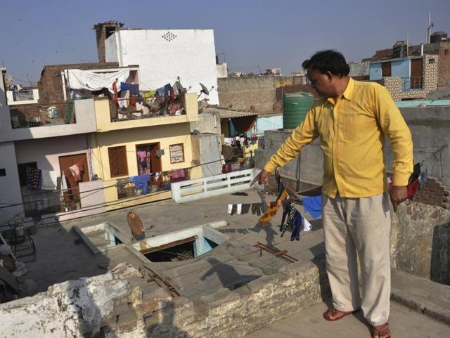 3-yr-old falls to death while trying to ward off monkey attack ...