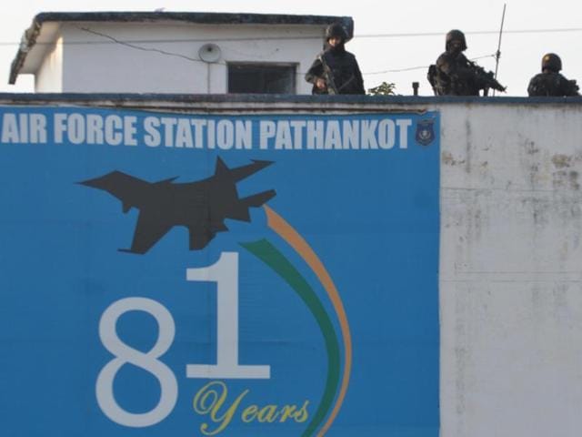 Parrikar slams Pakistan for not acting on Pathankot evidence | India News