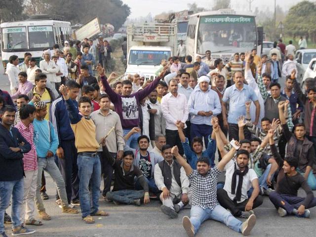 Jat quota violence rages on, spills into Delhi and UP | Hindustan Times