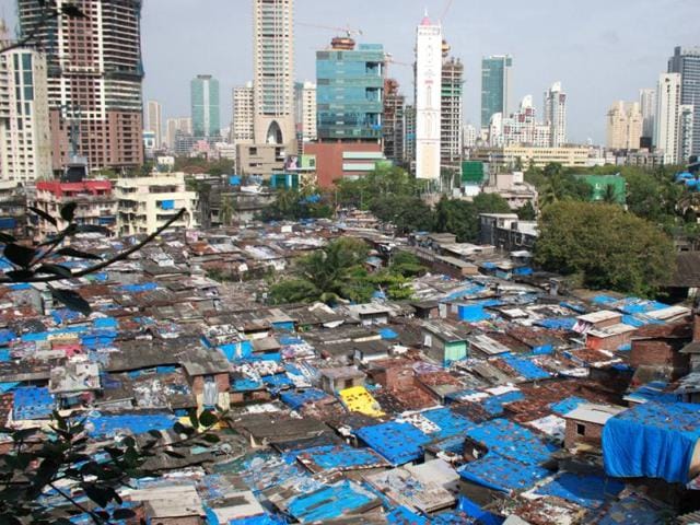 871 hectares of land in Mumbai lost to slums | Mumbai news - Hindustan ...