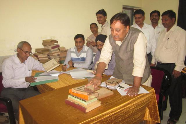 Bose mystery: Officials begin reopening Gumnami Baba’s last two boxes ...