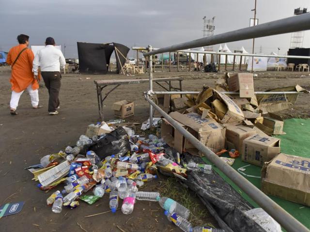 Art of dumping: Garbage mess at World Culture Festival | Hindustan Times