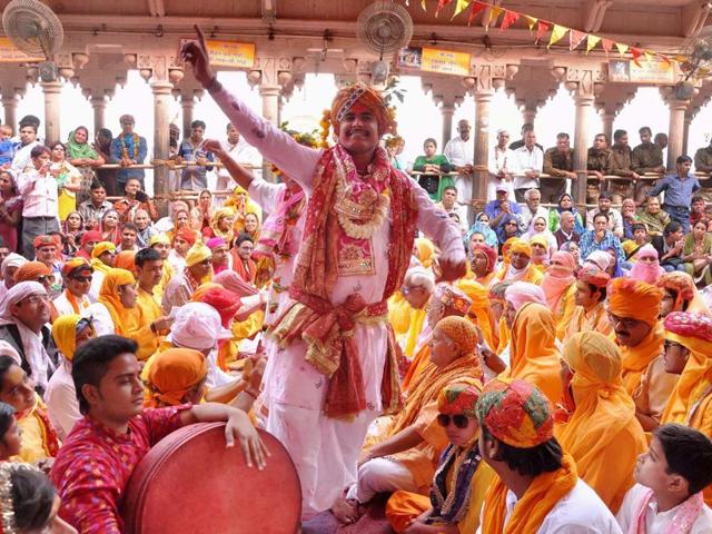 Laddoo-mar Holi: Barsana readies for a season of love | Hindustan Times