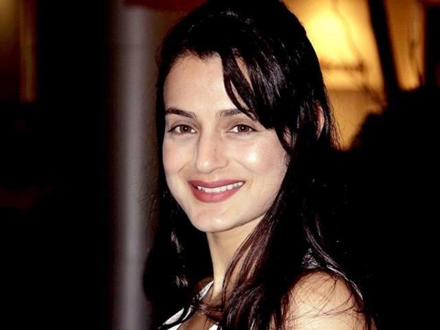 School files complaint against Amisha Patel: No show despite payment ...