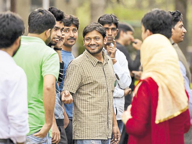 Delhi CM Kejriwal waits for JNUSU president Kanhaiya in vain | Latest ...