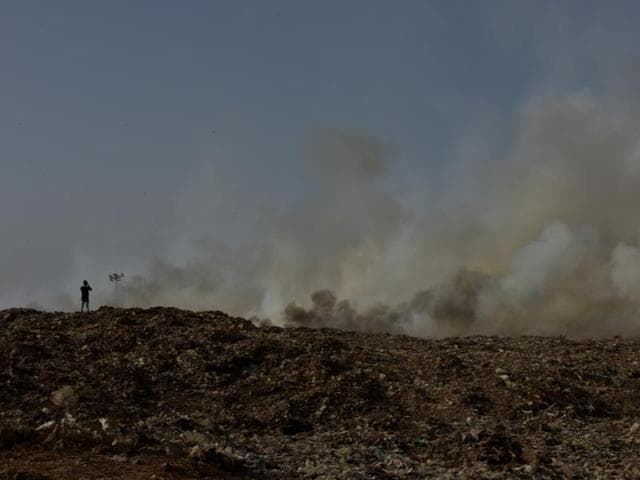 Another fire at Deonar, officials say it’s worse than Jan | Mumbai news