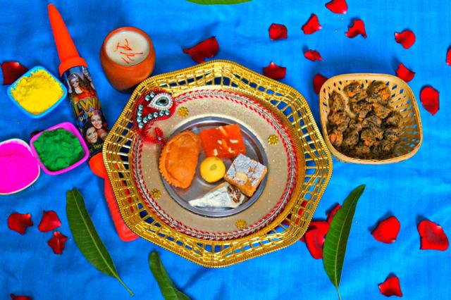 DIY: Glam up your Holi platter with these ah-mazing recipes | Hindustan ...