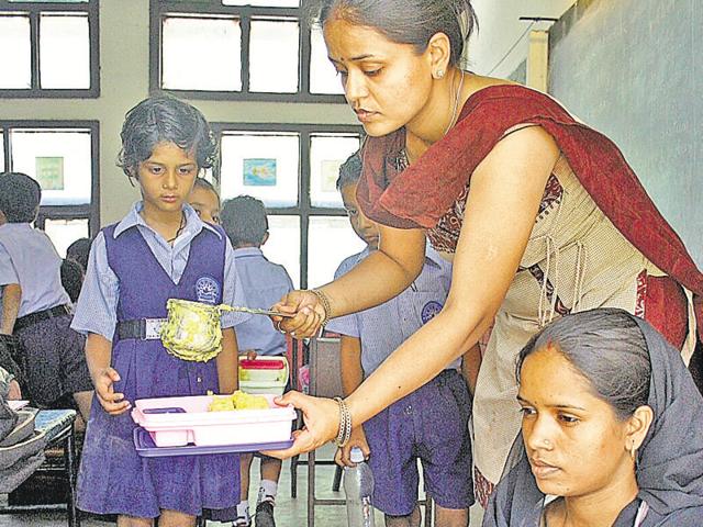 Clean toilets, healthy meals top UT adviser’s agenda | Hindustan Times