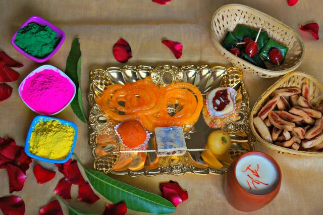 DIY: Glam up your Holi platter with these ah-mazing recipes | Hindustan ...