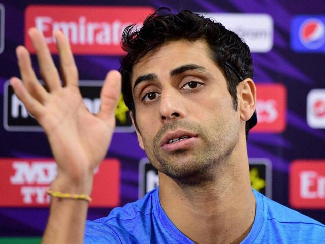 Ashish Nehra trolled for ‘using old Nokia phone’ comment | Cricket