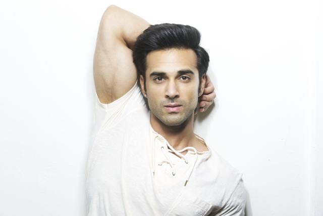 Fan tattoos Pulkit Samrat’s name, visits his home to show it to him ...