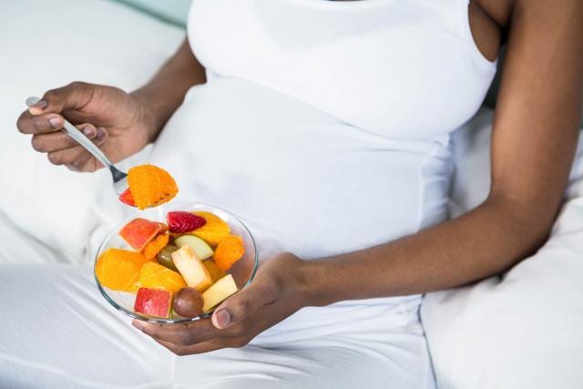 Overeating during pregnancy: An overfed fetus will grow up to be fat ...
