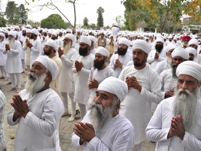 Succession battle brought Namdharis closer to Badals - Hindustan Times