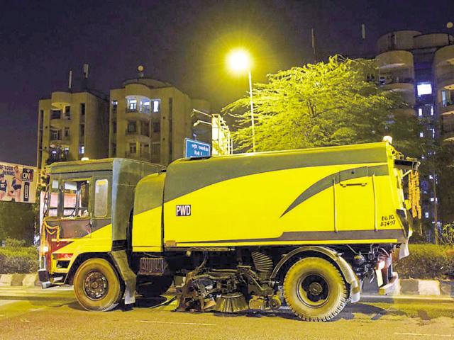 Delhi’s civic bodies will go for mechanised sweeping | Latest News Delhi