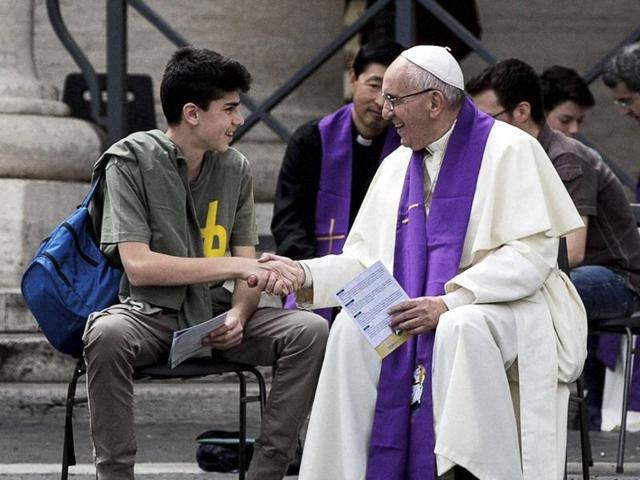 Say it all! 16 teens get surprise chance to confess sins to Pope ...