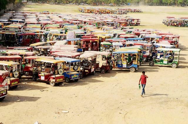 No Takers For E Rickshaws Distributed Under Pm Scheme Hindustan Times