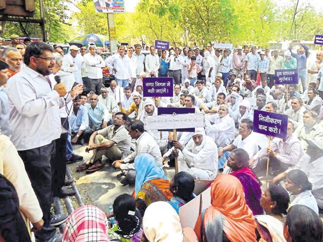 Huda workers threaten to go on hunger strike against sector transfer ...