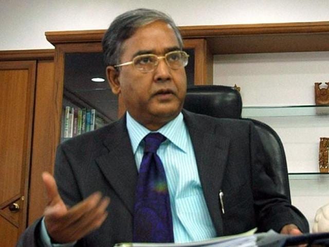 HDFC MF paid its chief Milind Barve Rs 26.21 cr last yr| Business News