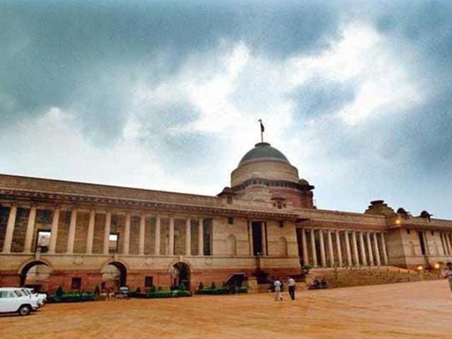 Man threatens to blow up Rashtrapati Bhavan, cops say hoax call ...