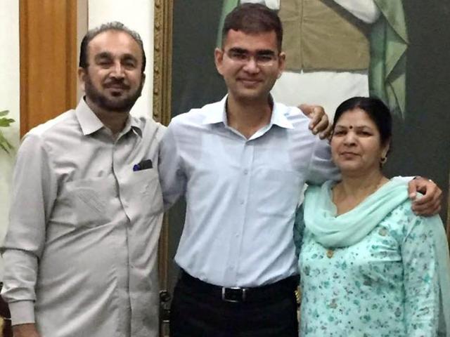 Civil services: Ludhiana medico-IPS improves to 17th spot - Hindustan Times