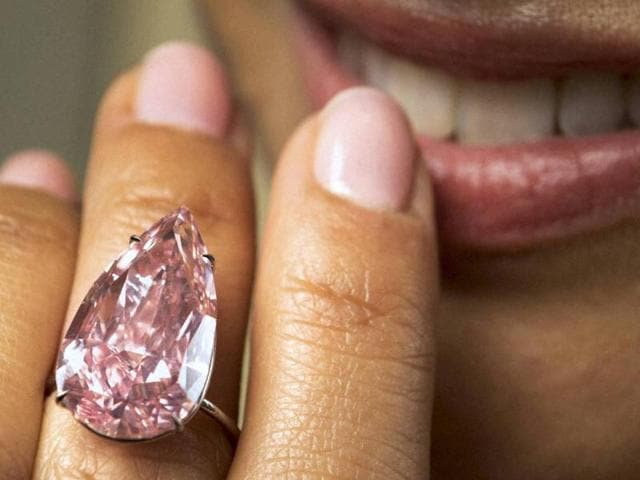 In Pics: Pear-shaped pink diamond sells for $31.5 million at Sotheby’s ...