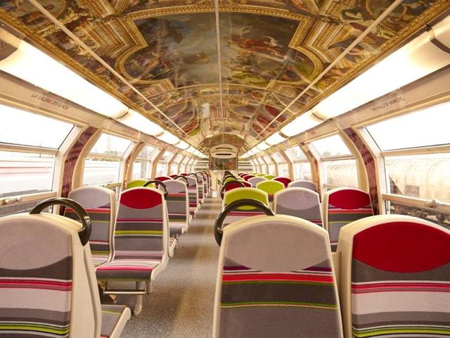 Travel like royalty: French trains now resemble Palace of Versailles ...