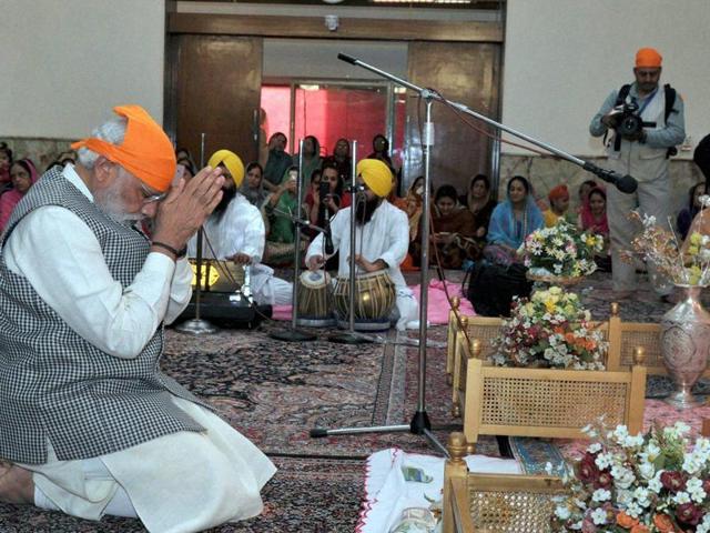 Modi in Iran: PM begins trip with visit to Tehran gurudwara | India News