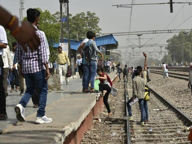 Risk your life or pay Rs 10 to take the metro in Badli | Latest News Delhi