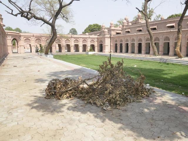 One month after inauguration, Urban Haat in Amritsar wears deserted ...