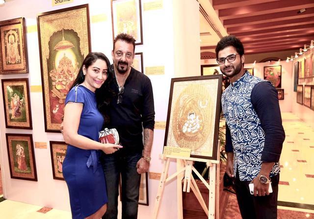 Sanjay Dutt gifts wife Manyata a 24 karat gold Ganesha painting | Bollywood