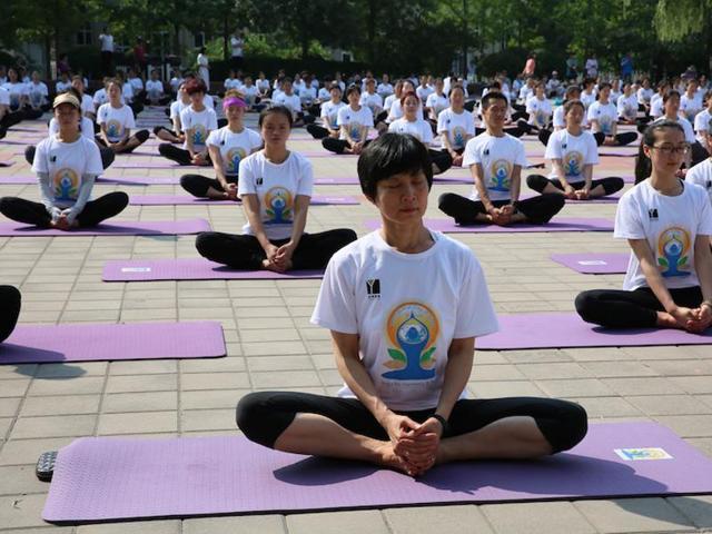China marks world Yoga day, thousands expected to join sessions | World ...