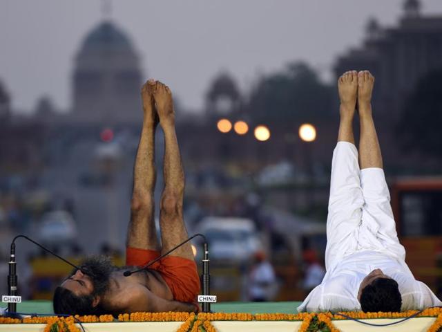 Ramdev leads the way in build-up to International Yoga Day | Hindustan ...