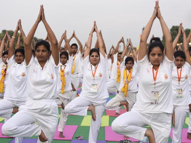 Ramdev leads the way in build-up to International Yoga Day | Hindustan ...