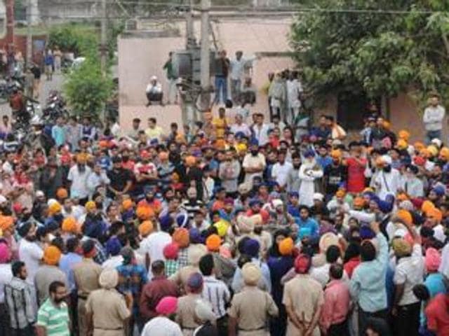 Torn ‘gutka’ pages found in Bathinda village, again | Hindustan Times